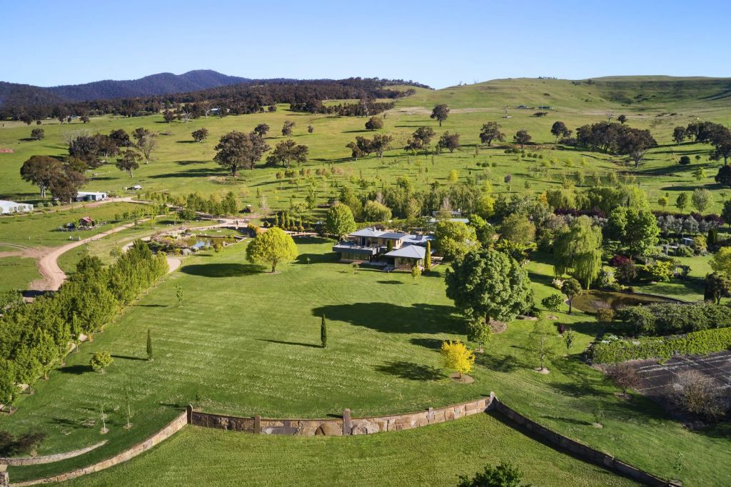 Estate with links to 'The Man From Snowy River' listed in the Victorian ...