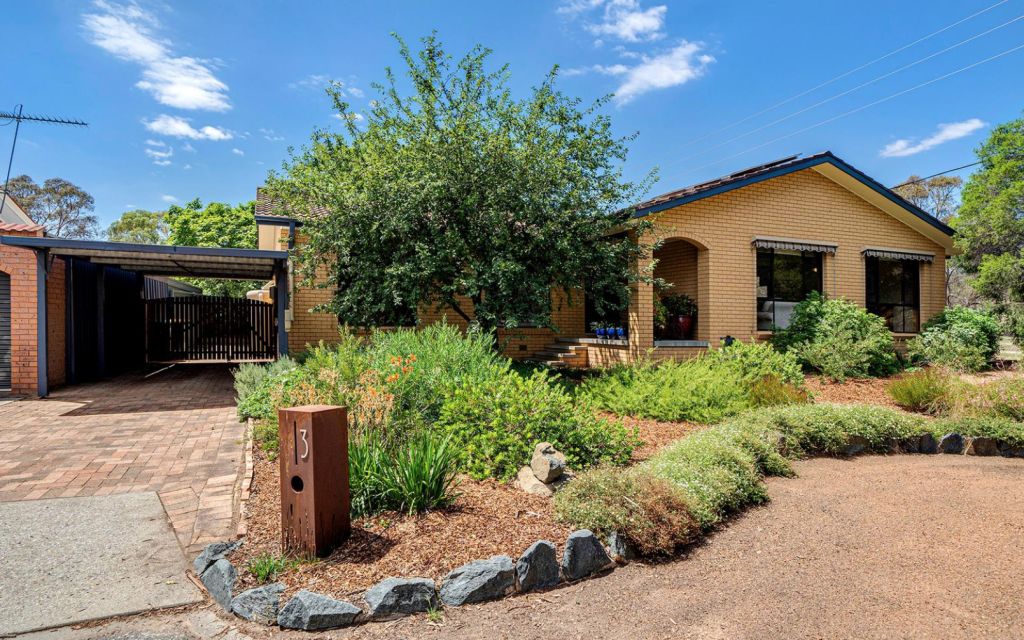 ‘The house was knackered’: New strategy helps sell Chifley home for ...