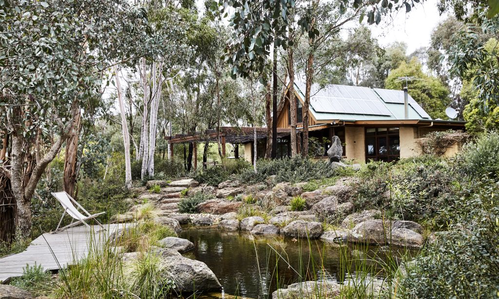 The deep connection to a sunburnt land: The mud brick home of ...