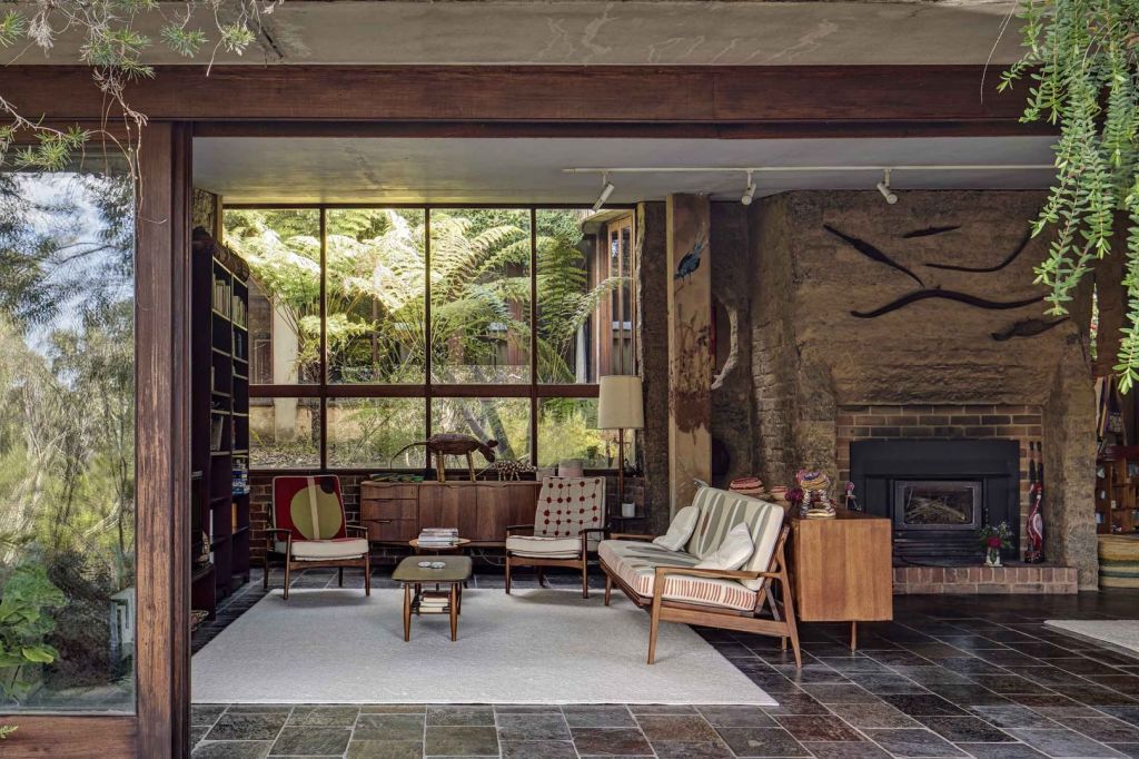 Burley Griffin-inspired house in the Blue Mountains up for sale with $1 ...