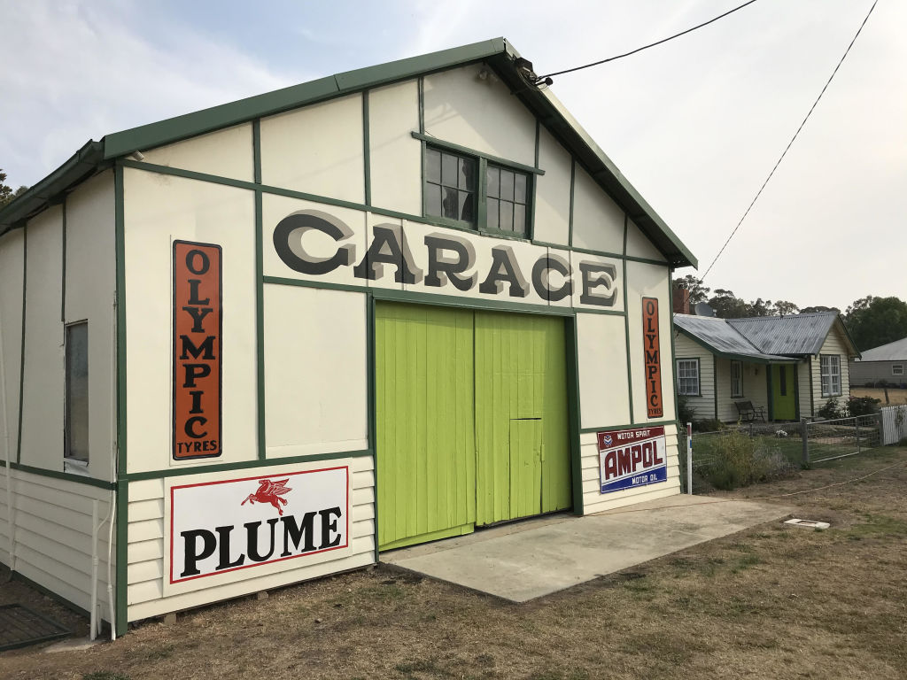 Escape to Amphitheatre, Victoria: no crowds, no cafes, but the locals ...