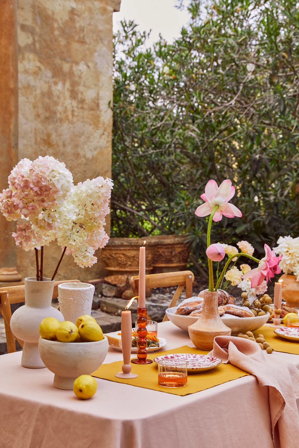 5 simple but stylish ways to set your dinner-party table