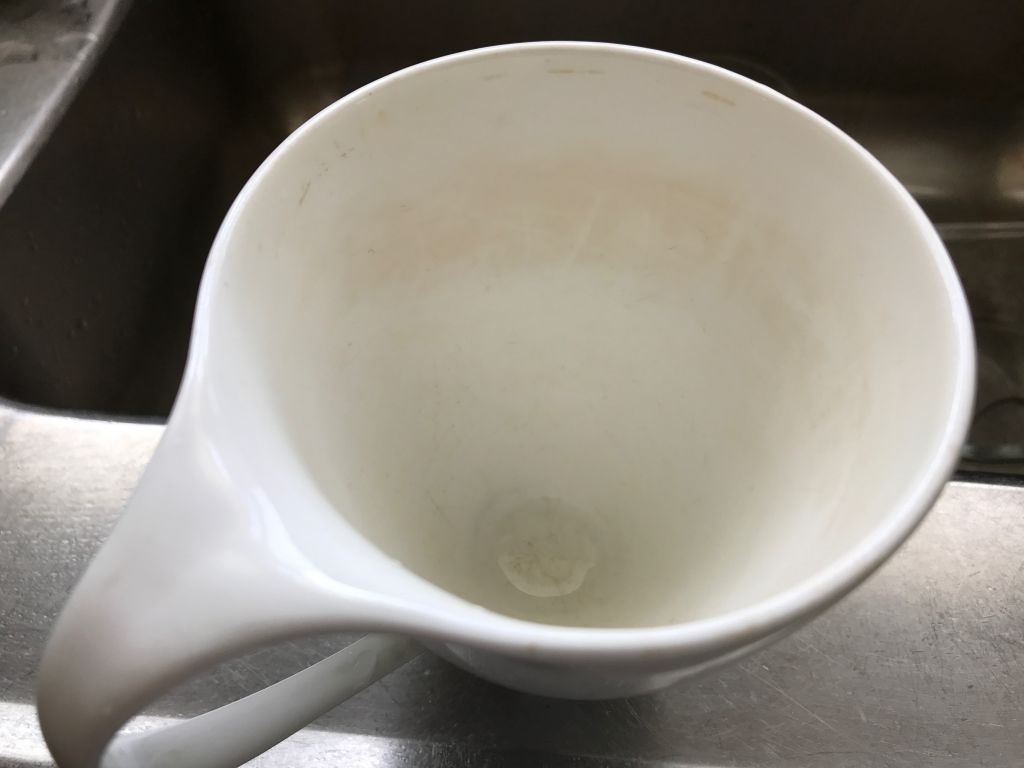 Can denture tablets clean tannin-stained tea cups and spoons?