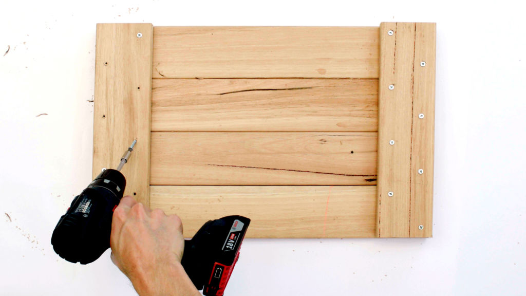 How to make a timber house number sign