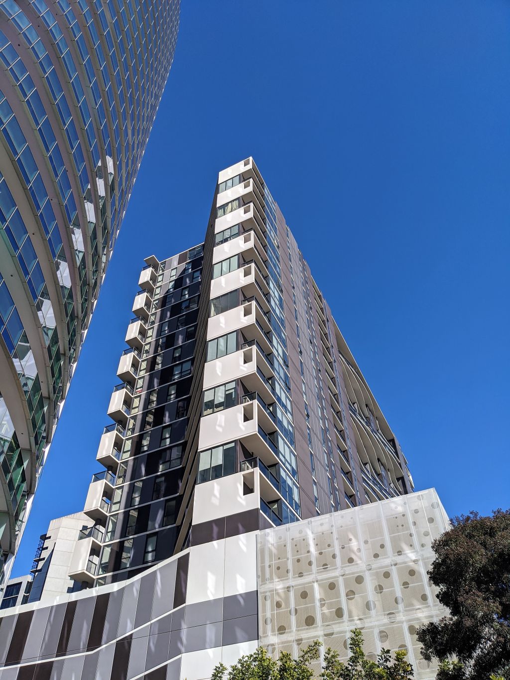 Melbourne apartment building fitted with vertical solar panels an ...