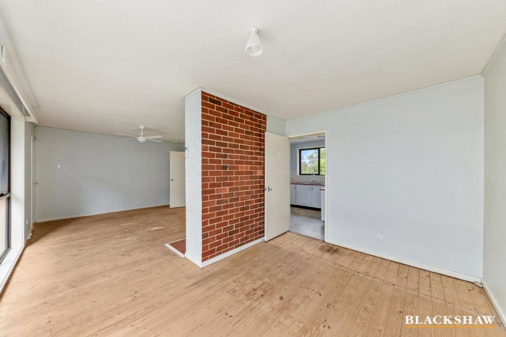 Canberra auctions: Former government housing home in Lyneham sells for ...