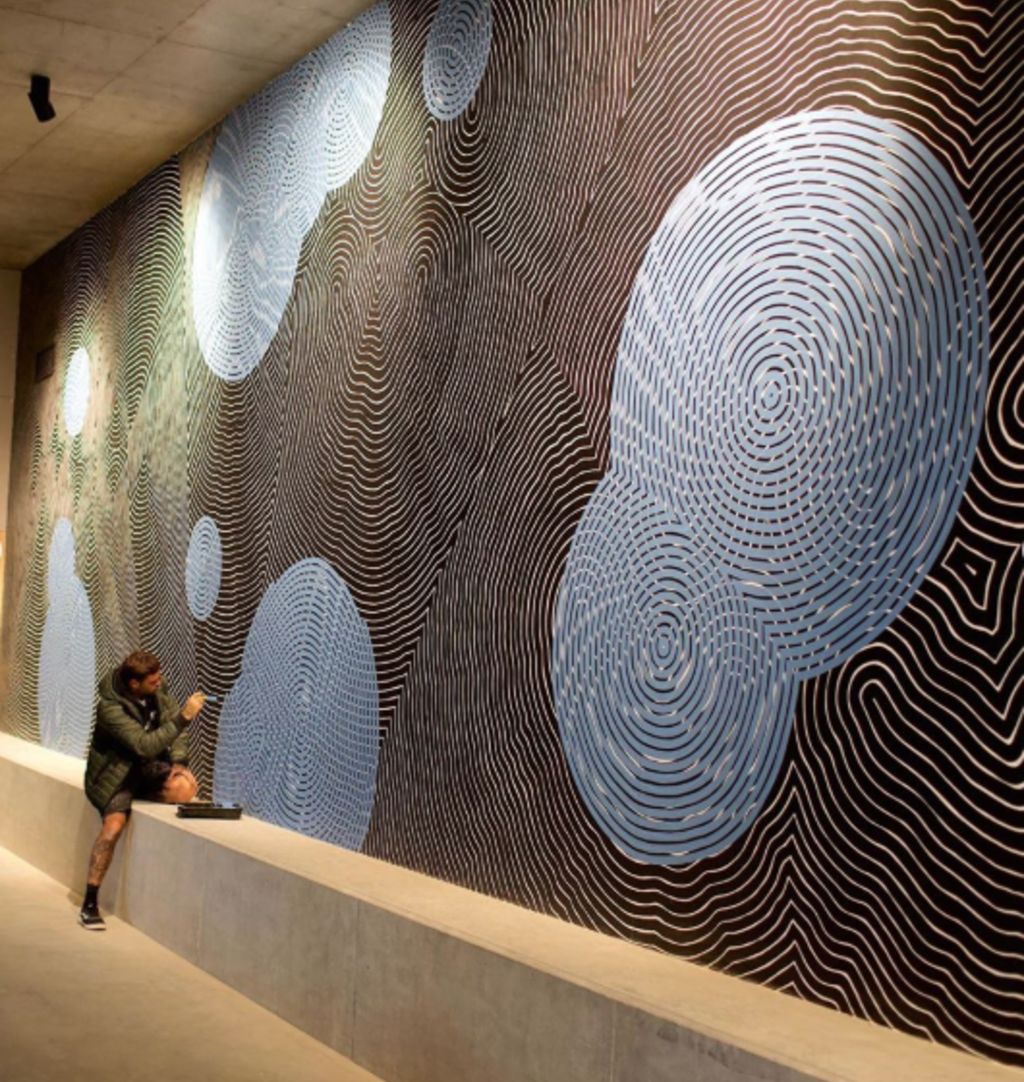 A sneak peek at Chris Hemsworth's brand new Aboriginal mural
