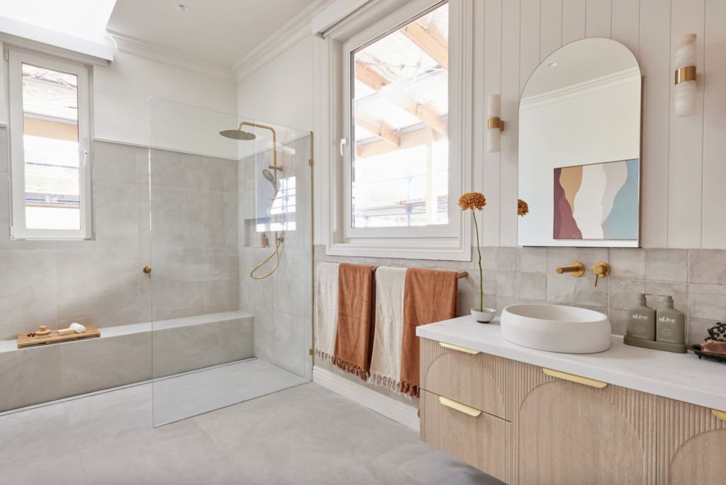 Episode 13 recap: Omar and Oz's master ensuite is rocked by major tile ...