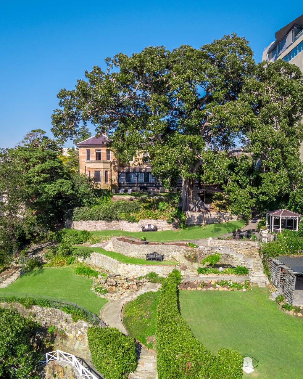 A private oasis in the heart of the city: why Elizabeth Bay is beloved ...