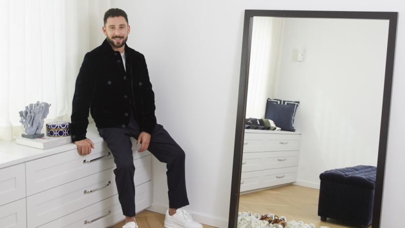 Home Tour: Luxe Listings Sydney star Simon Cohen's Elizabeth Bay apartment