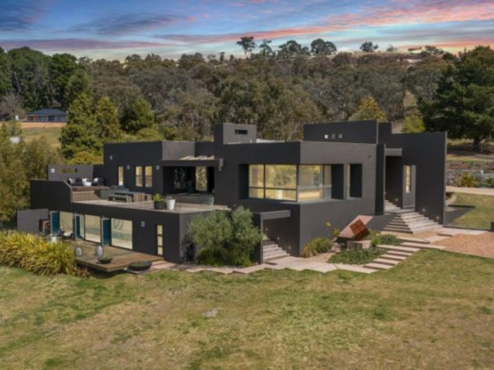 Stunning property offers views of Mount Panorama, home of Bathurst 1000 ...