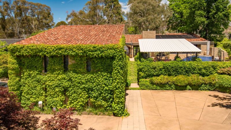 Two Woden Valley suburbs quietly break new records