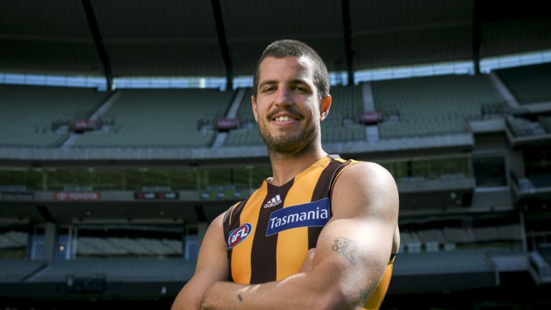 Hawthorn captain Ben Stratton lists Fitzroy home for sale, asking $1.5m+