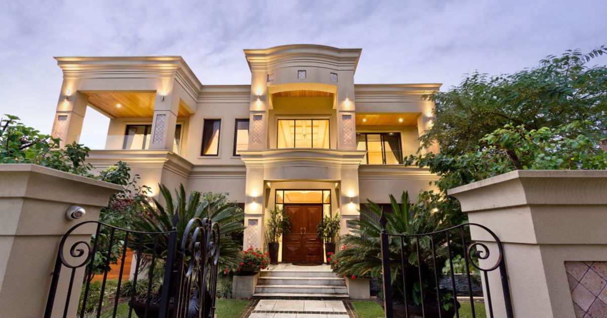 Clive Palmer-linked company drops $4.6 million on mansion in Perth’s ... Clive Palmer-linked company drops $4.6 million on mansion in Perth’s ...