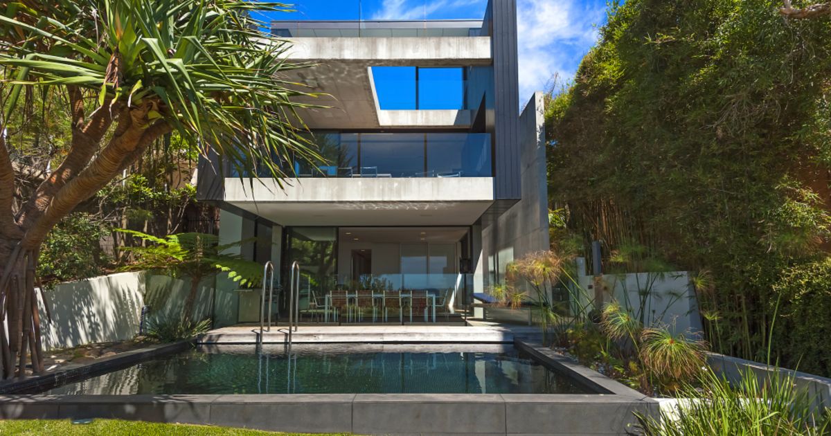 Jewellery designer Sybella Morris snaps up Whale Beach pad for $10m+