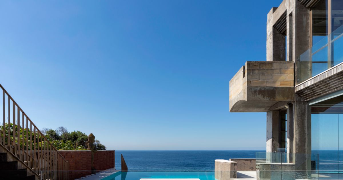 Ex-turf club chairman Laurie Macri lists 'Coogee Castle' amid record ...