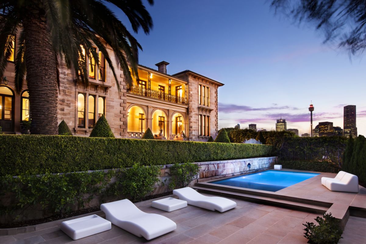 Potts Point trophy home Bomera sold following interest from billionaire ...