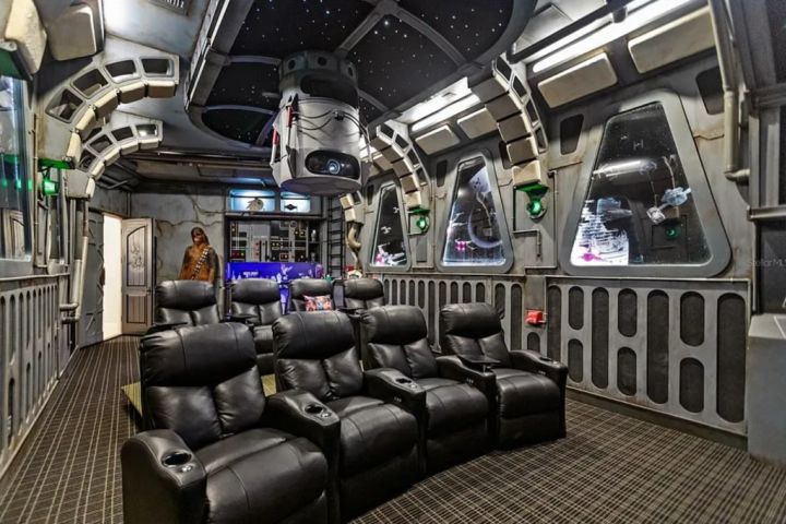 A $20 million mansion in Disney World is up for grabs