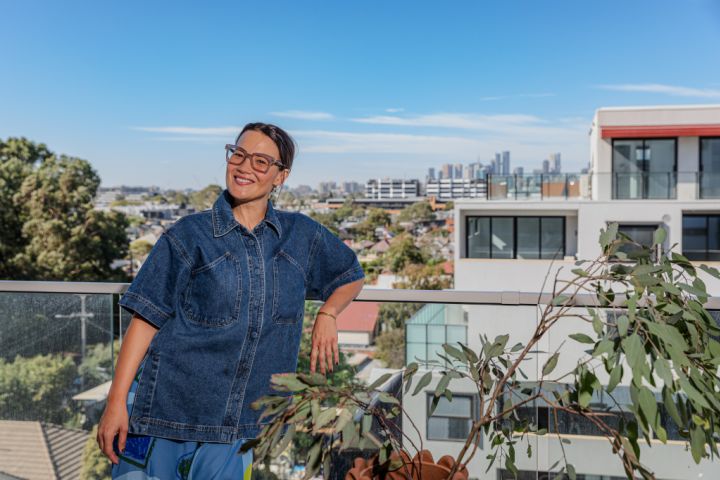 'A little cocoon for me': Comedian Lizzy Hoo loves living in her ...