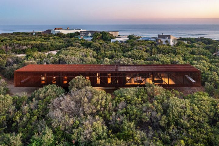 Architect-designed award-winning 'beach house' listed for $5m-$5.5m