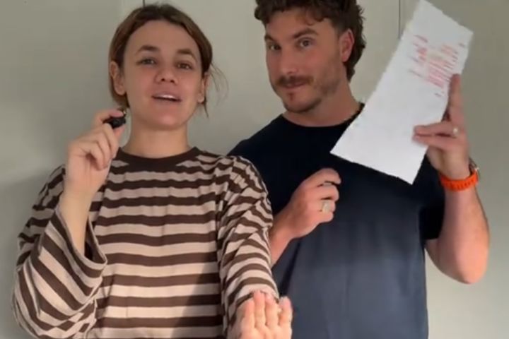 ‘Insane’: Aussie couple hit with neighbour drama 24 hours after moving in