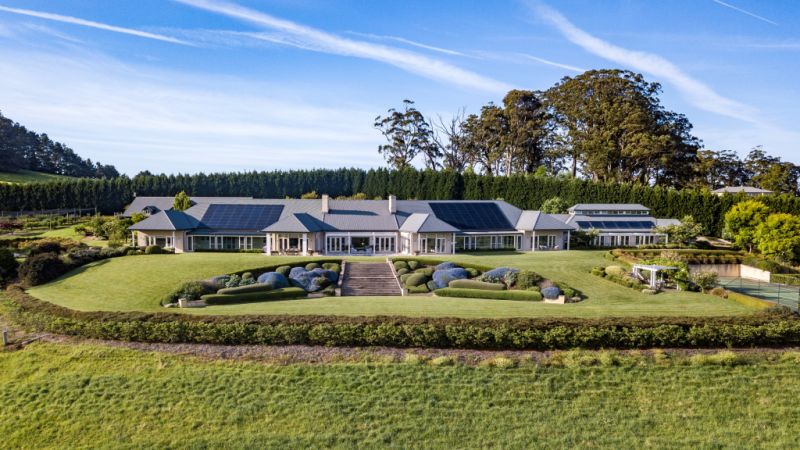 Knox grazier family score $9.2m Southern Highlands trophy sale