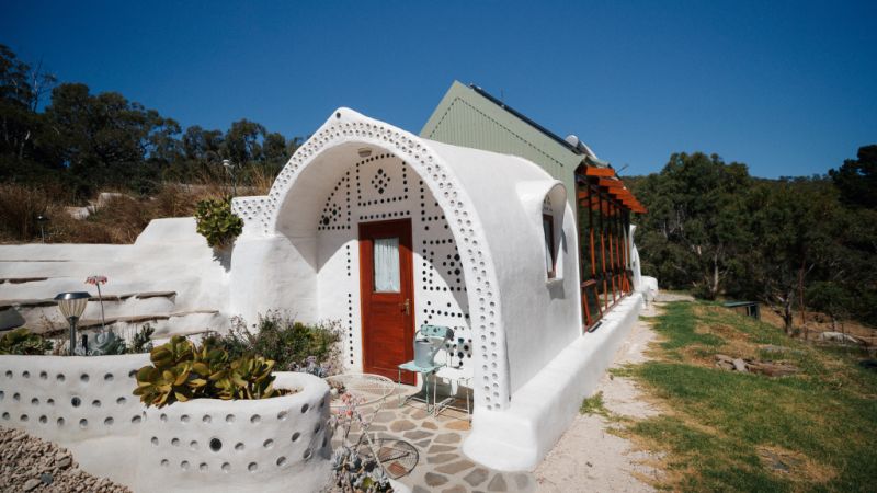 Sustainable architecture: What is an Earthship?