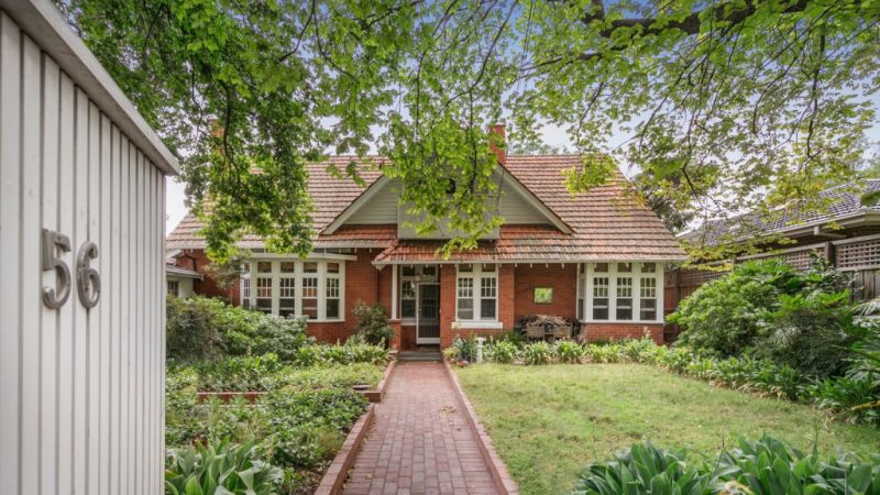 Radio host Neil Mitchell and wife Selina sell Melbourne house for $2.76 ...