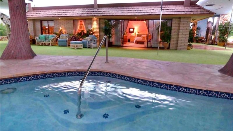 The ultimate doomsday prepper underground bunker could be yours for a ...