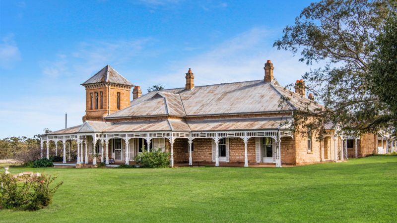 Pine Ridge: one country retreat, a total of 18 rooms and a lot of history