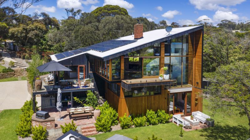 What to see this weekend: the best properties for sale around Victoria ...