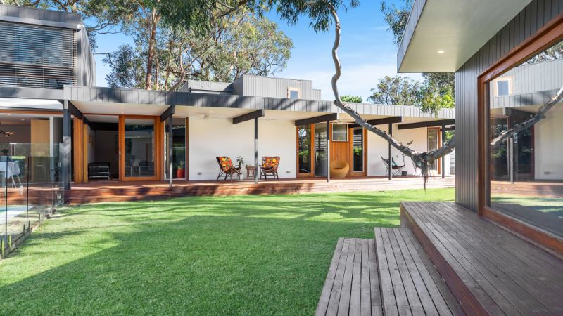 MCA architect's revitalisation of original Ken Woolley-designed home ...
