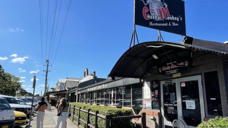 Justin Hemmes buys first venue in Byron Bay