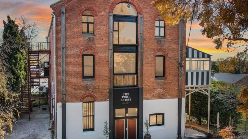 Renovated wool store offers luxury accommodation project in Bathurst