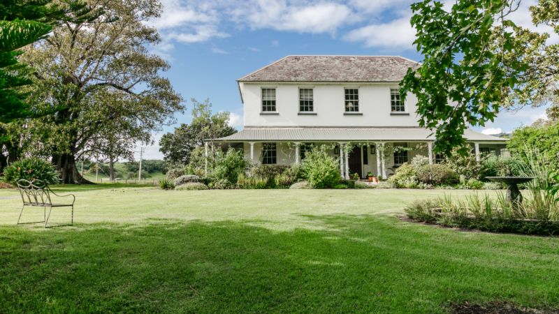 A restored Georgian homestead hits the market for the second time in ...