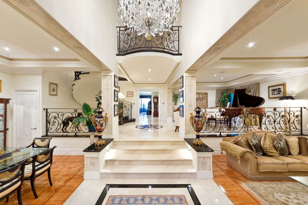 Clive Palmer-linked company drops $4.6 million on mansion in Perth's ... Clive Palmer-linked company drops $4.6 million on mansion in Perth's ...