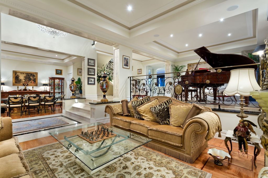 Clive Palmer-linked company drops $4.6 million on mansion in Perth's ... Clive Palmer-linked company drops $4.6 million on mansion in Perth's ...