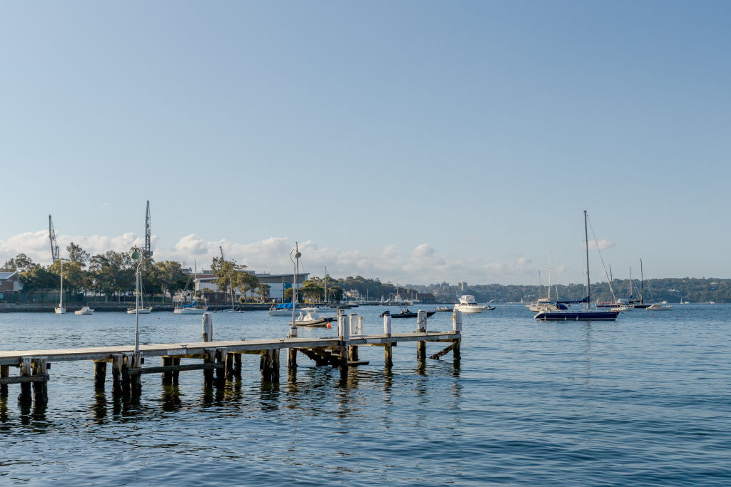 Elizabeth Bay: Balance between dense inner-city living and quiet ...