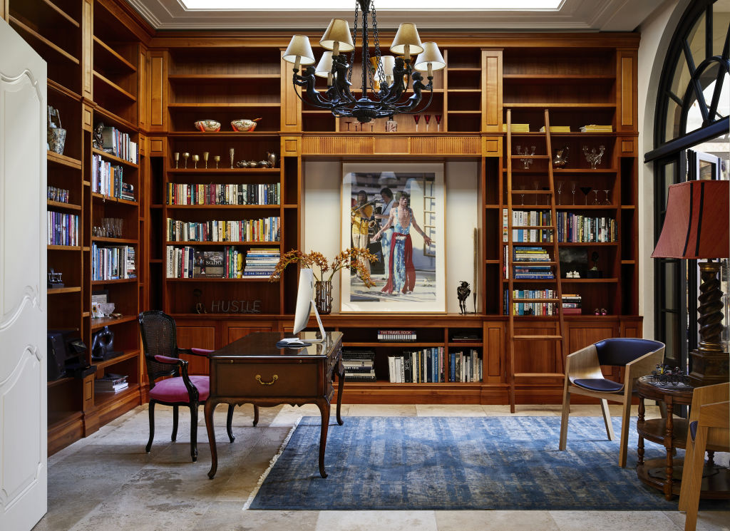 'Wish list' trophy home with Mediterranean flair sells in Melbourne ...