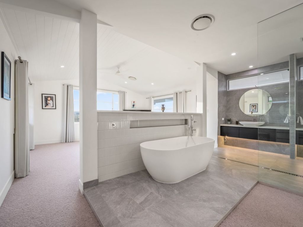 Resort-style Ashmore house rewrites the rule book