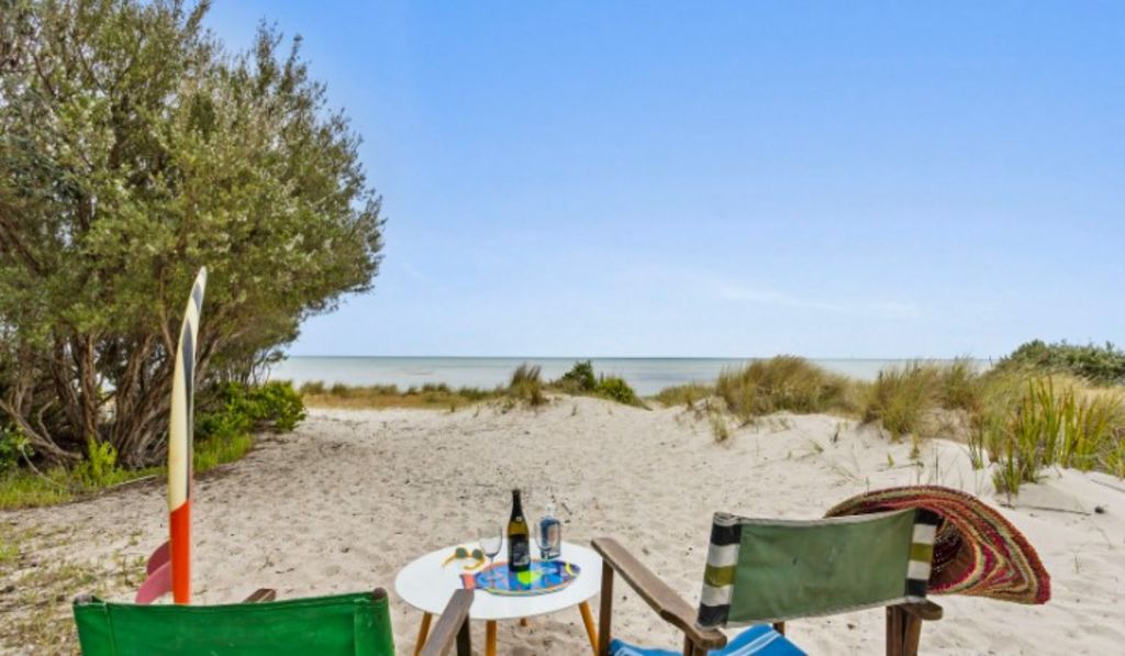 Rare chance to buy solid brick bathing box in Victoria’s Mornington ...