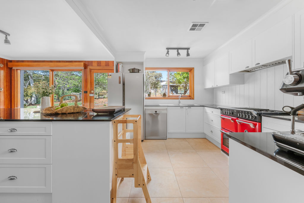 Burra country retreat with a 1200-bottle cellar just 45 minutes from ...