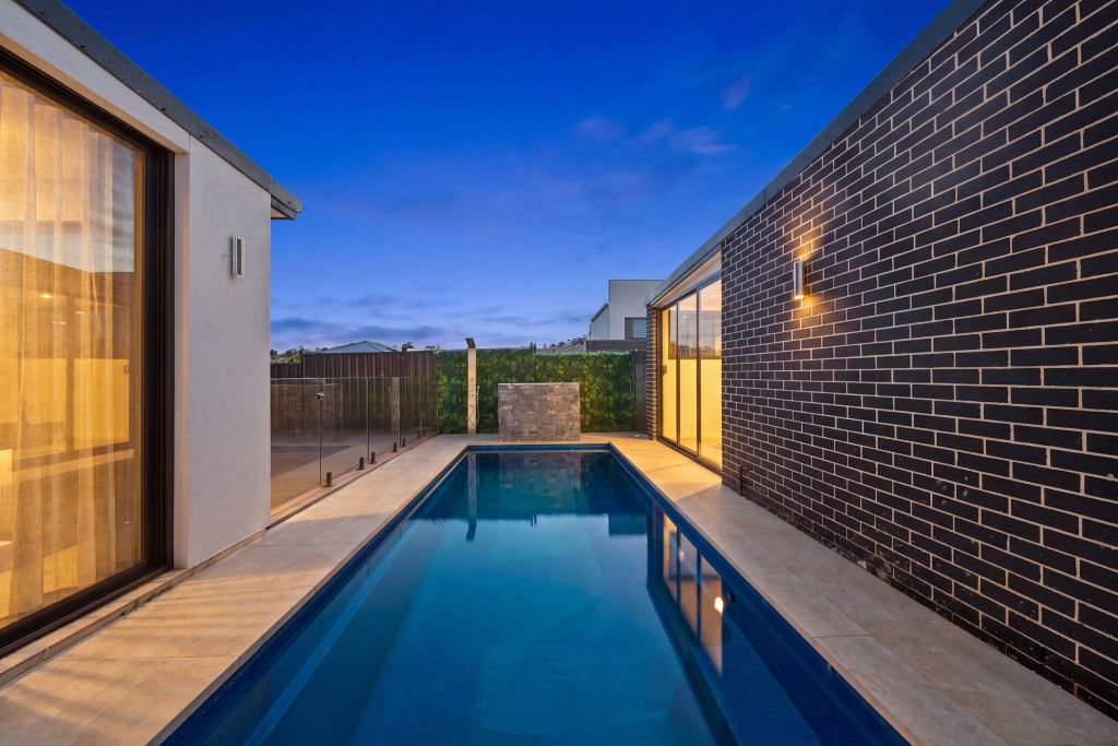 Luxury Living in Whitlam – Pool, Fire Pit & Designer Interiors