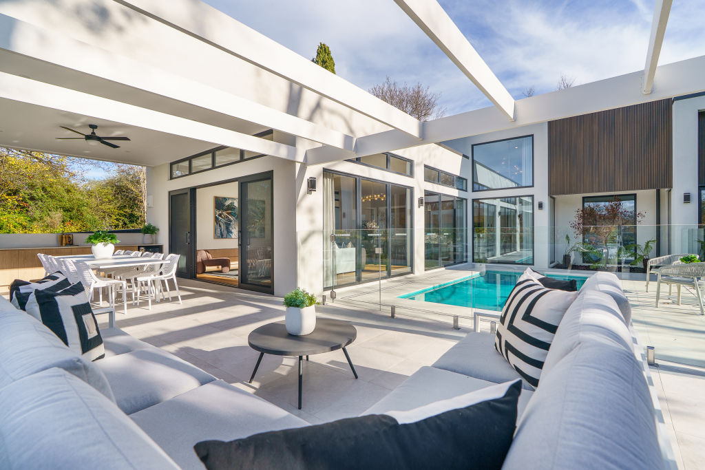 Tour this Massive 1387sqm Resort-Style Masterpiece in Griffith