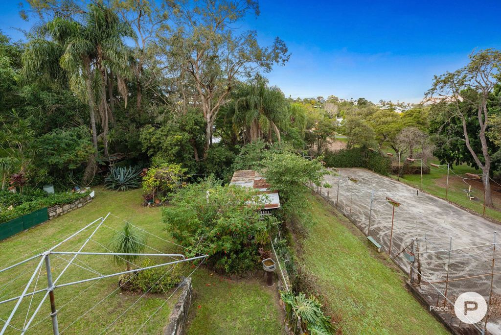 Landmark Norman Park estate on five lots with two tennis courts asking ...