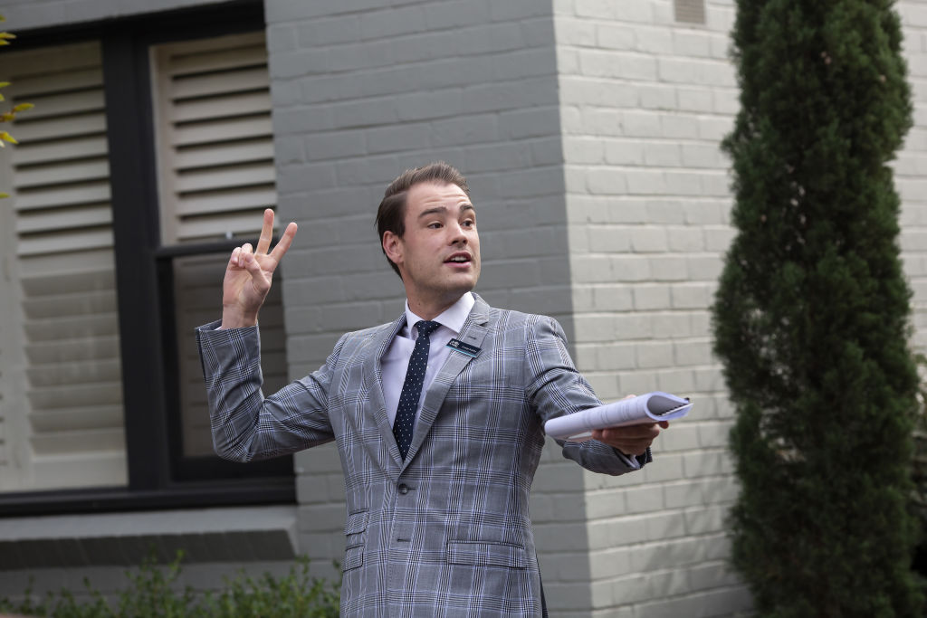 Melbourne auctions: Unique units spark bidding wars in the inner city