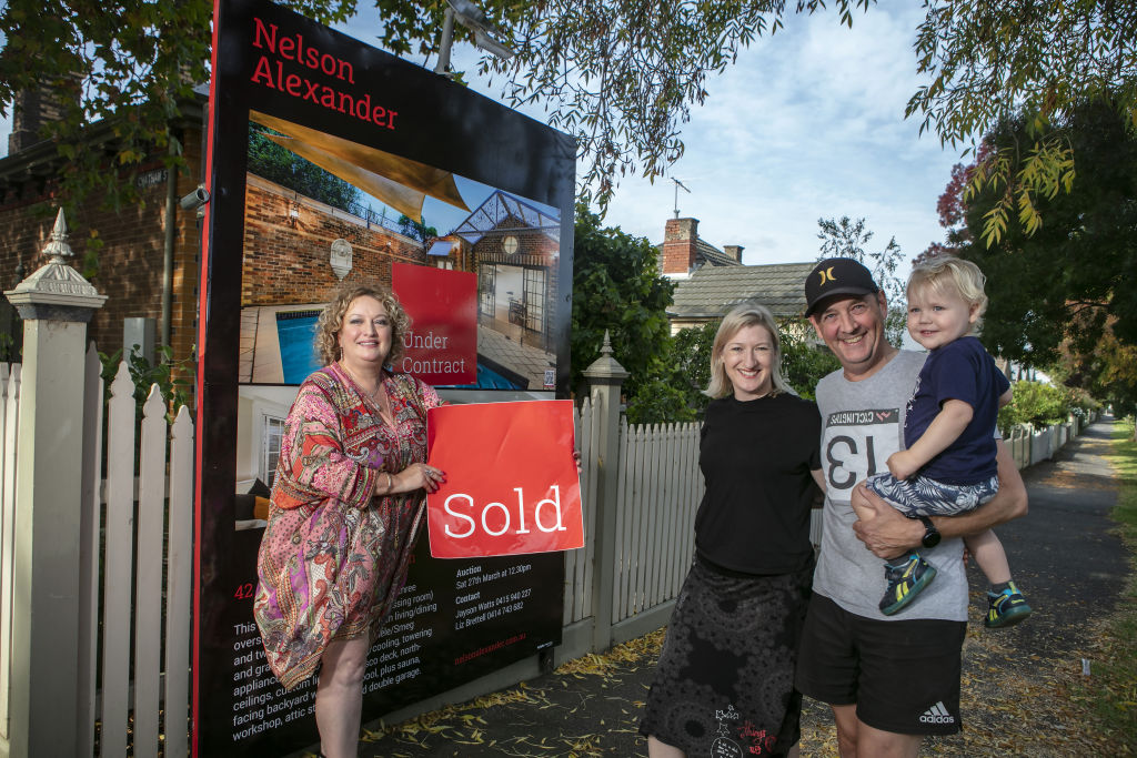 Melbourne property price guides 'completely outpaced' by massive ...