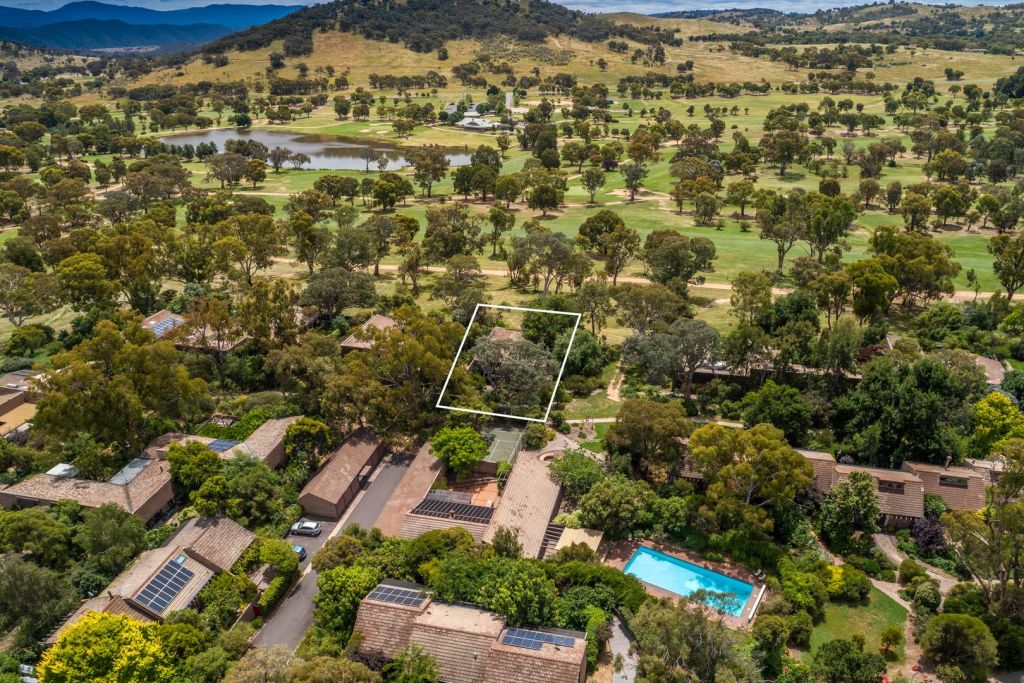 Canberra auctions: Kambah townhouse sells for $1.05 million on Canberra ...